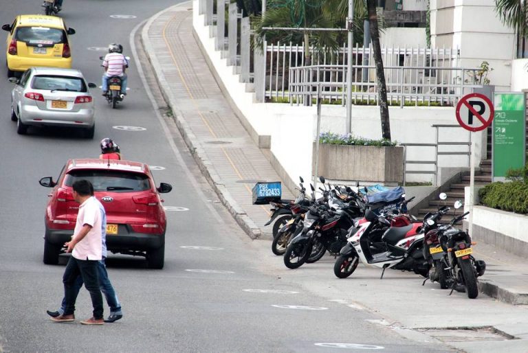 CONOCE LOS SITIOS PROHIBIDOS PARA PARQUEAR - CDA Previ